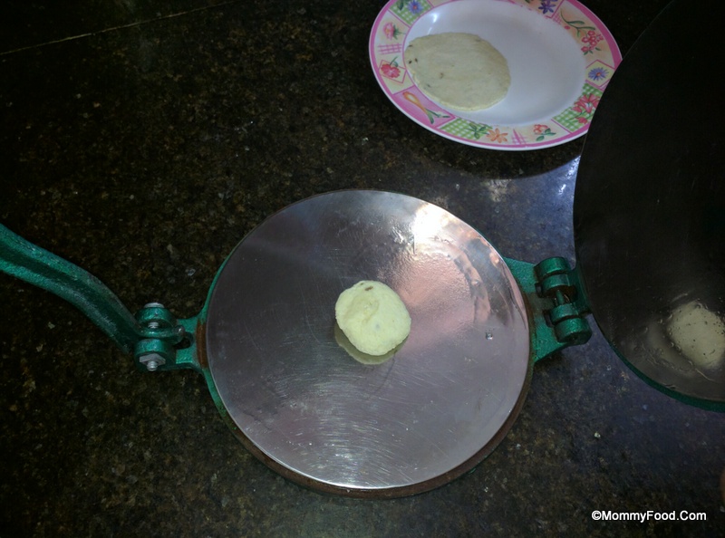 Jeera Poori - Step By Step Recipe In Pictures | MommyFood.Com